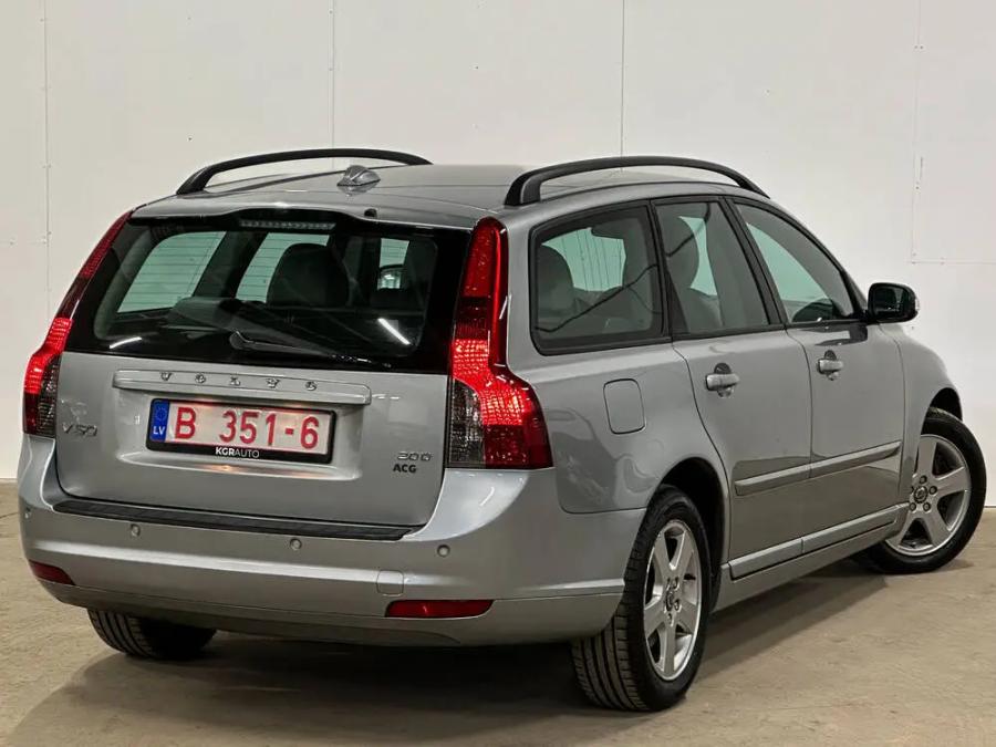 Grey Volvo V50 2008 in Jurmala, with an engine capacity of 2.00 L and mileage of 307 thousand km for 4450 €, photo 12 on AUTOMOTO.COM.LV