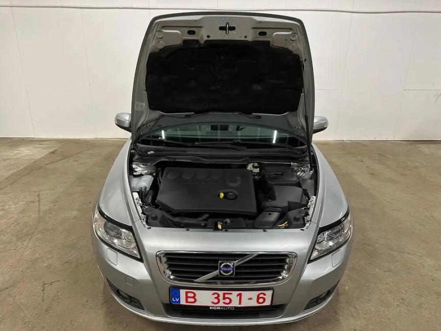 Grey Volvo V50 2008 in Jurmala, with an engine capacity of 2.00 L and mileage of 307 thousand km for 4450 €, photo 32 on AUTOMOTO.COM.LV