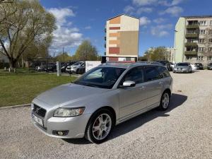 Grey Volvo V50 2008 in Ventspils, with an engine capacity of 2.00 L and mileage of 257 thousand km for 1990 €, photo  on AUTOMOTO.COM.LV