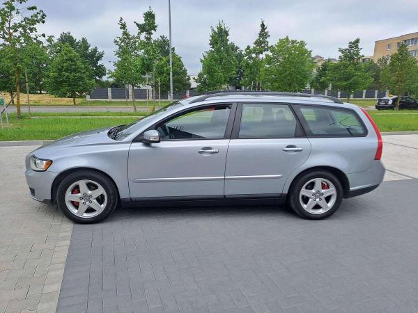 Pelēks Volvo V50 2008 Šauļi, ar dzinēja tilpumu 1.56 L un nobraukumu 243 tūkst. km par 2950 €, foto 4 vietnē AUTOMOTO.COM.LV