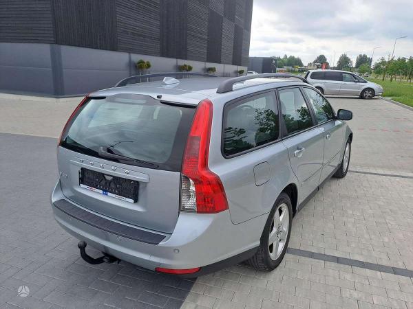 Pelēks Volvo V50 2008 Šauļi, ar dzinēja tilpumu 1.56 L un nobraukumu 243 tūkst. km par 2950 €, foto 7 vietnē AUTOMOTO.COM.LV