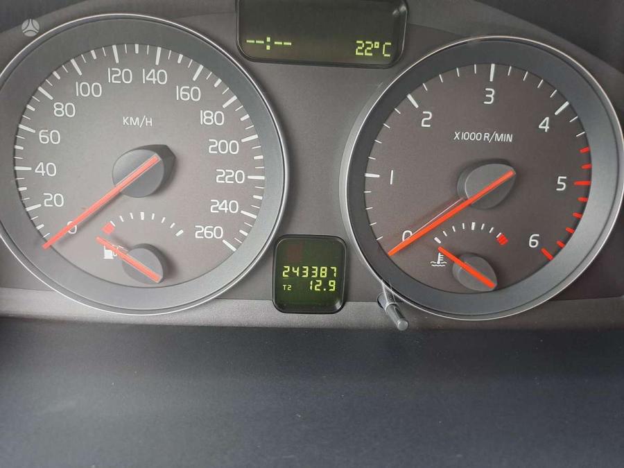 Grey Volvo V50 2008 in Siauliai, with an engine capacity of 1.56 L and mileage of 243 thousand km for 2950 €, photo 16 on AUTOMOTO.COM.LV