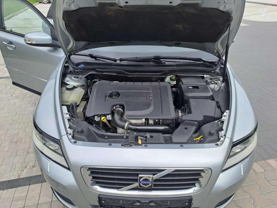 Grey Volvo V50 2008 in Siauliai, with an engine capacity of 1.56 L and mileage of 243 thousand km for 2950 €, photo 17 on AUTOMOTO.COM.LV