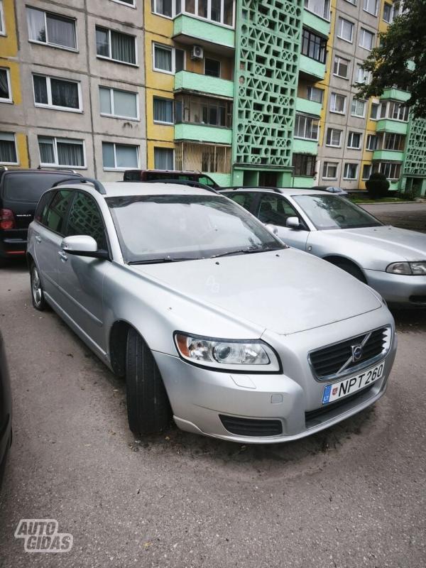 Grey Volvo V50 2008 in Kaunas, with an engine capacity of 2.40 L and mileage of 310 thousand km for 750 €, photo 3 on AUTOMOTO.COM.LV