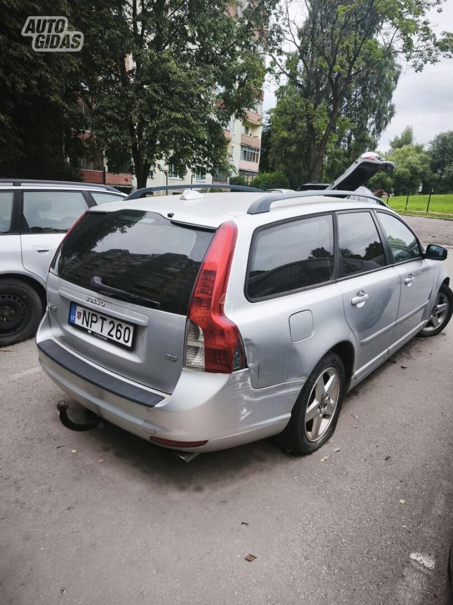 Pelēks Volvo V50 2008 Kauņa, ar dzinēja tilpumu 2.40 L un nobraukumu 310 tūkst. km par 750 €, foto 6 vietnē AUTOMOTO.COM.LV