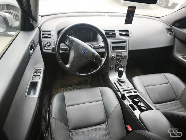 Grey Volvo V50 2008 in Kaunas, with an engine capacity of 2.40 L and mileage of 310 thousand km for 750 €, photo 7 on AUTOMOTO.COM.LV