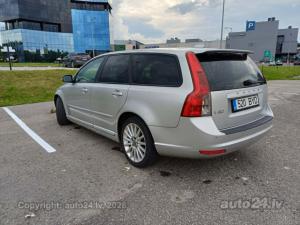 Pelēks Volvo V50 2008 Tallina, ar dzinēja tilpumu 2.00 L un nobraukumu 264 tūkst. km par 2999 €, foto 3 vietnē AUTOMOTO.COM.LV