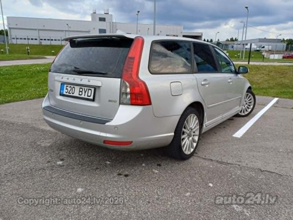 Grey Volvo V50 2008 in Tallinn, with an engine capacity of 2.00 L and mileage of 264 thousand km for 2999 €, photo 3 on AUTOMOTO.COM.LV