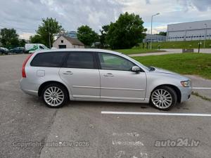 Pelēks Volvo V50 2008 Tallina, ar dzinēja tilpumu 2.00 L un nobraukumu 264 tūkst. km par 2999 €, foto 6 vietnē AUTOMOTO.COM.LV