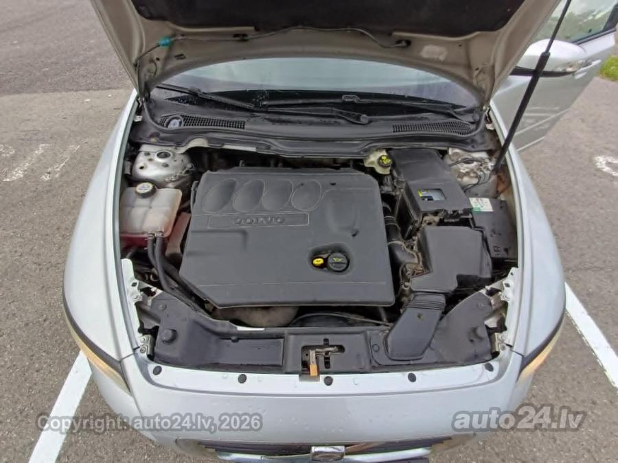 Pelēks Volvo V50 2008 Tallina, ar dzinēja tilpumu 2.00 L un nobraukumu 264 tūkst. km par 2999 €, foto 13 vietnē AUTOMOTO.COM.LV
