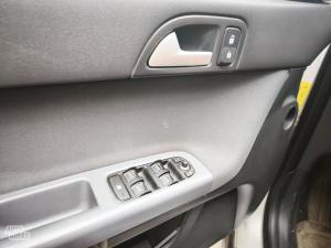 Pelēks Volvo V50 2008 Kauņa, ar dzinēja tilpumu 2.40 L un nobraukumu 310 tūkst. km par 750 €, foto 12 vietnē AUTOMOTO.COM.LV