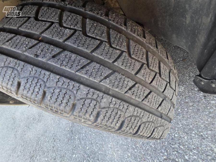 Pelēks Volvo V50 2008 Kauņa, ar dzinēja tilpumu 2.40 L un nobraukumu 310 tūkst. km par 750 €, foto 14 vietnē AUTOMOTO.COM.LV