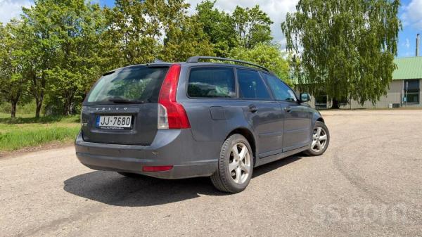 Pelēks Volvo V50 2008 Rīga, ar dzinēja tilpumu 2.00 L un nobraukumu 280 tūkst. km par 1700 €, foto 1 vietnē AUTOMOTO.COM.LV