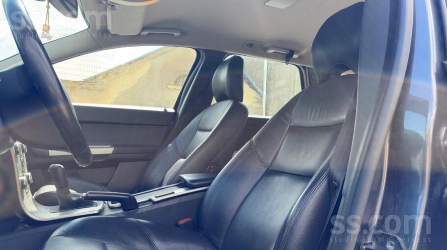 Pelēks Volvo V50 2008 Rīga, ar dzinēja tilpumu 2.00 L un nobraukumu 280 tūkst. km par 1700 €, foto 3 vietnē AUTOMOTO.COM.LV