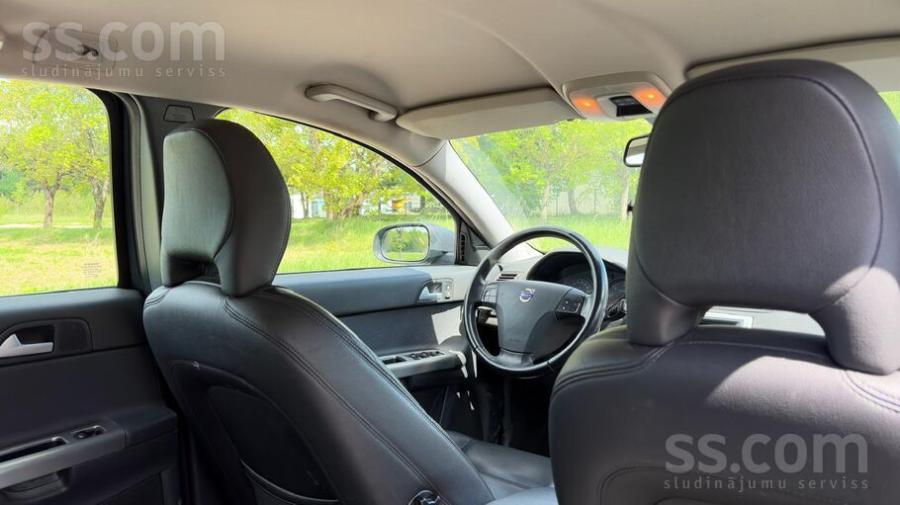 Pelēks Volvo V50 2008 Rīga, ar dzinēja tilpumu 2.00 L un nobraukumu 280 tūkst. km par 1700 €, foto 4 vietnē AUTOMOTO.COM.LV