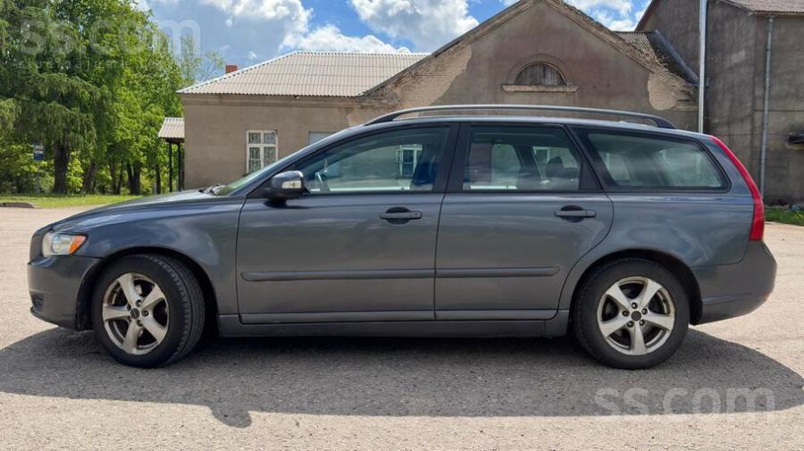 Pelēks Volvo V50 2008 Rīga, ar dzinēja tilpumu 2.00 L un nobraukumu 280 tūkst. km par 1700 €, foto 5 vietnē AUTOMOTO.COM.LV