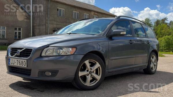 Pelēks Volvo V50 2008 Rīga, ar dzinēja tilpumu 2.00 L un nobraukumu 280 tūkst. km par 1700 €, foto 6 vietnē AUTOMOTO.COM.LV