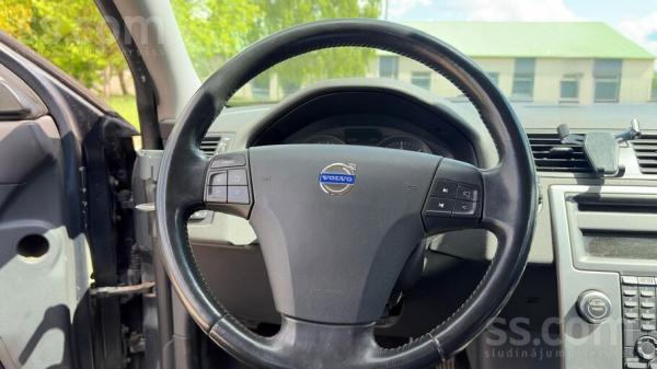 Pelēks Volvo V50 2008 Rīga, ar dzinēja tilpumu 2.00 L un nobraukumu 280 tūkst. km par 1700 €, foto 9 vietnē AUTOMOTO.COM.LV