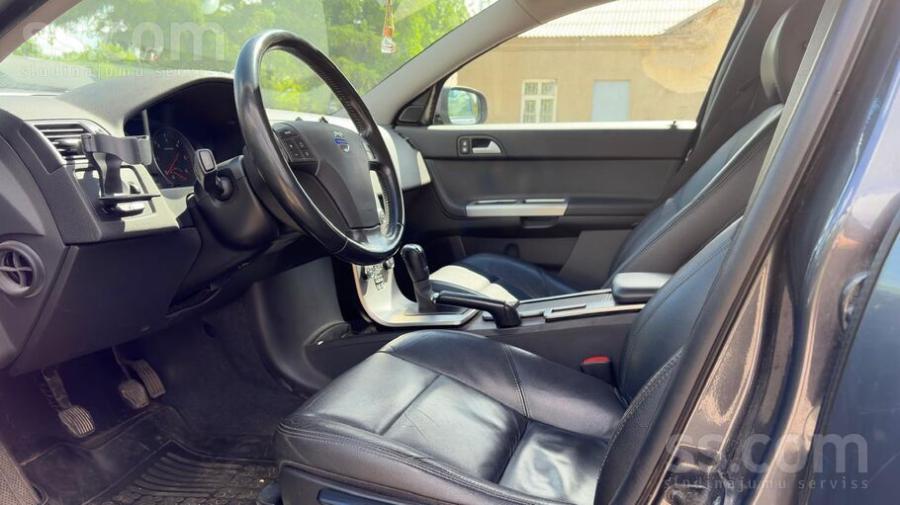 Pelēks Volvo V50 2008 Rīga, ar dzinēja tilpumu 2.00 L un nobraukumu 280 tūkst. km par 1700 €, foto 14 vietnē AUTOMOTO.COM.LV