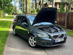 Pelēks Volvo V50 2008 Rīga, ar dzinēja tilpumu 1.60 L un nobraukumu 266 tūkst. km par 2800 €, foto 4 vietnē AUTOMOTO.COM.LV