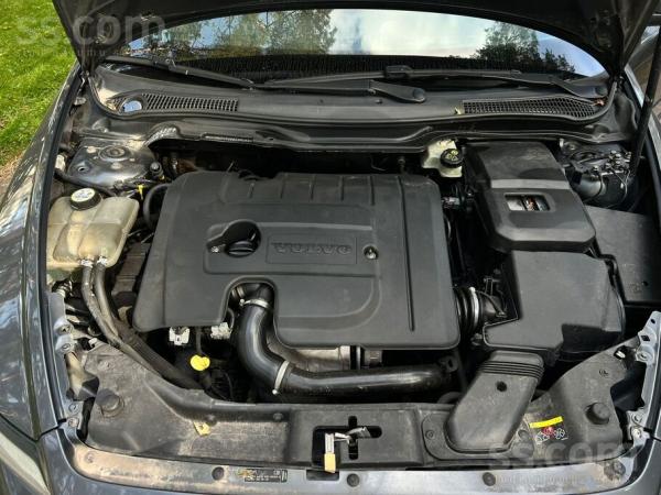Grey Volvo V50 2008 in Riga, with an engine capacity of 1.60 L and mileage of 266 thousand km for 2800 €, photo 4 on AUTOMOTO.COM.LV