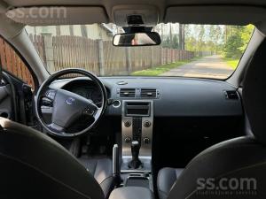 Pelēks Volvo V50 2008 Rīga, ar dzinēja tilpumu 1.60 L un nobraukumu 266 tūkst. km par 2800 €, foto 7 vietnē AUTOMOTO.COM.LV