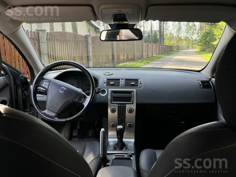 Pelēks Volvo V50 2008 Rīga, ar dzinēja tilpumu 1.60 L un nobraukumu 266 tūkst. km par 2800 €, foto 7 vietnē AUTOMOTO.COM.LV