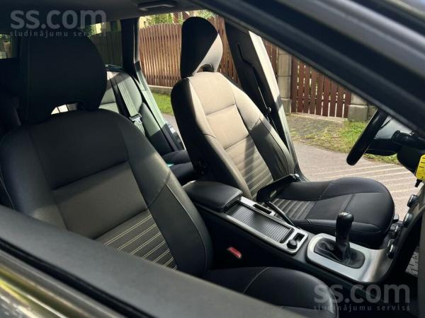 Grey Volvo V50 2008 in Riga, with an engine capacity of 1.60 L and mileage of 266 thousand km for 2800 €, photo 7 on AUTOMOTO.COM.LV