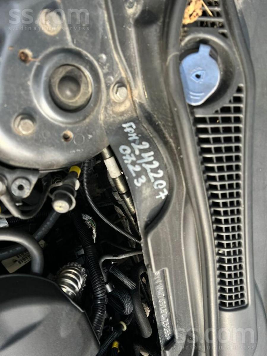 Pelēks Volvo V50 2008 Rīga, ar dzinēja tilpumu 1.60 L un nobraukumu 266 tūkst. km par 2800 €, foto 11 vietnē AUTOMOTO.COM.LV
