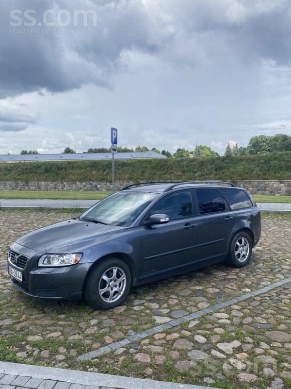 Pelēks Volvo V50 2008 Daugavpils, ar dzinēja tilpumu 1.60 L un nobraukumu 280 tūkst. km par 2700 €, foto 1 vietnē AUTOMOTO.COM.LV