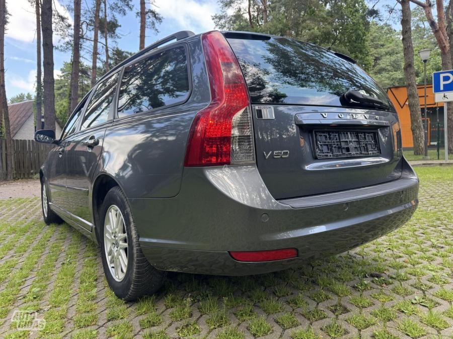 Grey Volvo V50 2008 in Kaunas, with an engine capacity of 1.60 L and mileage of 192 thousand km for 2850 €, photo 16 on AUTOMOTO.COM.LV