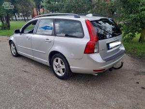 Grey Volvo V50 2008 in Marijampole, with an engine capacity of 2.40 L and mileage of 298 thousand km for 1750 €, photo 5 on AUTOMOTO.COM.LV