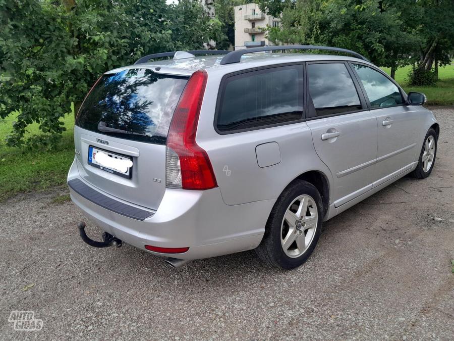 Grey Volvo V50 2008 in Marijampole, with an engine capacity of 2.40 L and mileage of 298 thousand km for 1750 €, photo 6 on AUTOMOTO.COM.LV