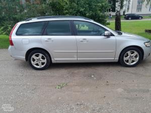 Grey Volvo V50 2008 in Marijampole, with an engine capacity of 2.40 L and mileage of 298 thousand km for 1750 €, photo 7 on AUTOMOTO.COM.LV