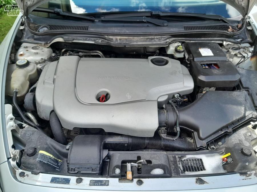 Grey Volvo V50 2008 in Marijampole, with an engine capacity of 2.40 L and mileage of 298 thousand km for 1750 €, photo 8 on AUTOMOTO.COM.LV
