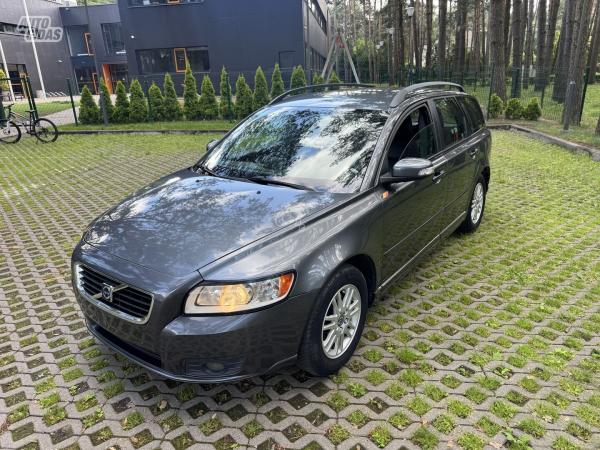 Pelēks Volvo V50 2008 Kauņa, ar dzinēja tilpumu 1.60 L un nobraukumu 192 tūkst. km par 2850 €, foto 1 vietnē AUTOMOTO.COM.LV