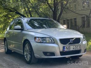 Grey Volvo V50 2008 in Riga, with an engine capacity of 2.40 L and mileage of 335 thousand km for 2950 €, photo 3 on AUTOMOTO.COM.LV