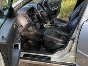 Grey Volvo V50 2008 in Riga, with an engine capacity of 2.40 L and mileage of 335 thousand km for 2950 €, photo 12 on AUTOMOTO.COM.LV