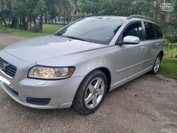 Pelēks Volvo V50 2008 Marijampole, ar dzinēja tilpumu 2.40 L un nobraukumu 298 tūkst. km par 1499 €, foto 3 vietnē AUTOMOTO.COM.LV