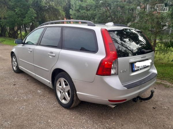 Pelēks Volvo V50 2008 Marijampole, ar dzinēja tilpumu 2.40 L un nobraukumu 298 tūkst. km par 1499 €, foto 5 vietnē AUTOMOTO.COM.LV