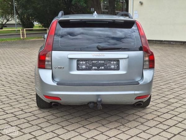 Pelēks Volvo V50 2008 Viļņa, ar dzinēja tilpumu 2.40 L un nobraukumu 360 tūkst. km par 3000 €, foto 4 vietnē AUTOMOTO.COM.LV