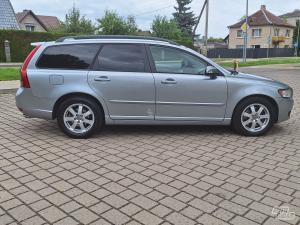 Grey Volvo V50 2008 in Vilnius, with an engine capacity of 2.40 L and mileage of 360 thousand km for 3000 €, photo 7 on AUTOMOTO.COM.LV