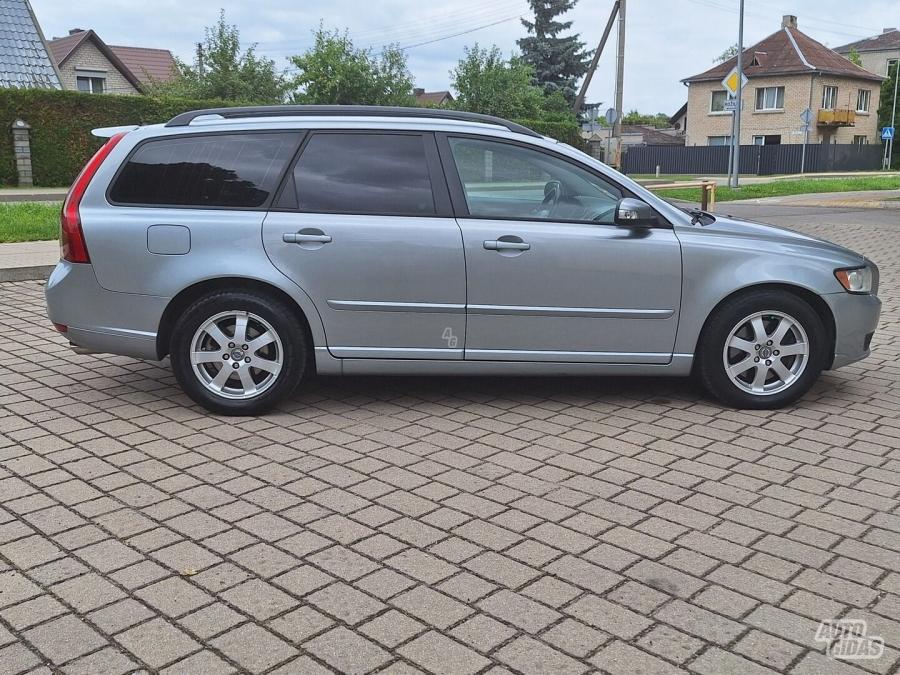Grey Volvo V50 2008 in Vilnius, with an engine capacity of 2.40 L and mileage of 360 thousand km for 3000 €, photo 7 on AUTOMOTO.COM.LV