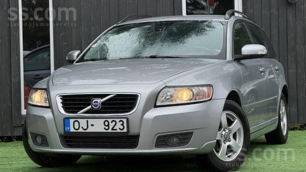Pelēks Volvo V50 2008 Rīga, ar dzinēja tilpumu 1.60 L un nobraukumu 260 tūkst. km par 2500 €, foto 2 vietnē AUTOMOTO.COM.LV