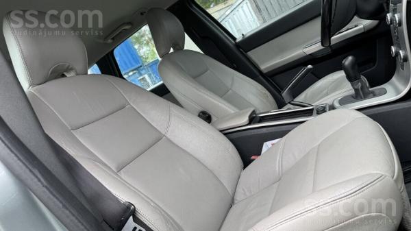 Pelēks Volvo V50 2008 Rīga, ar dzinēja tilpumu 1.60 L un nobraukumu 260 tūkst. km par 2500 €, foto 9 vietnē AUTOMOTO.COM.LV