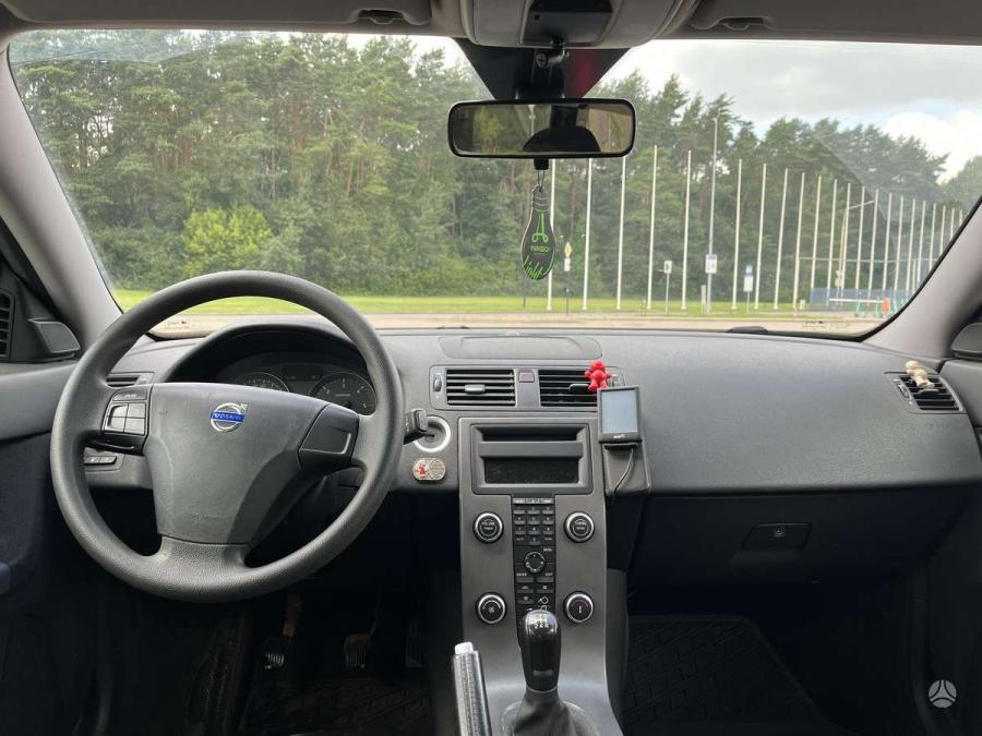 Pelēks Volvo V50 2008 Viļņa, ar dzinēja tilpumu 1.56 L un nobraukumu 324 tūkst. km par 1850 €, foto 6 vietnē AUTOMOTO.COM.LV