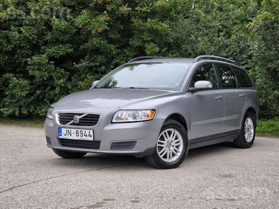 Pelēks Volvo V50 2008 Tukums, ar dzinēja tilpumu 1.60 L un nobraukumu 323 tūkst. km par 1990 €, foto 1 vietnē AUTOMOTO.COM.LV