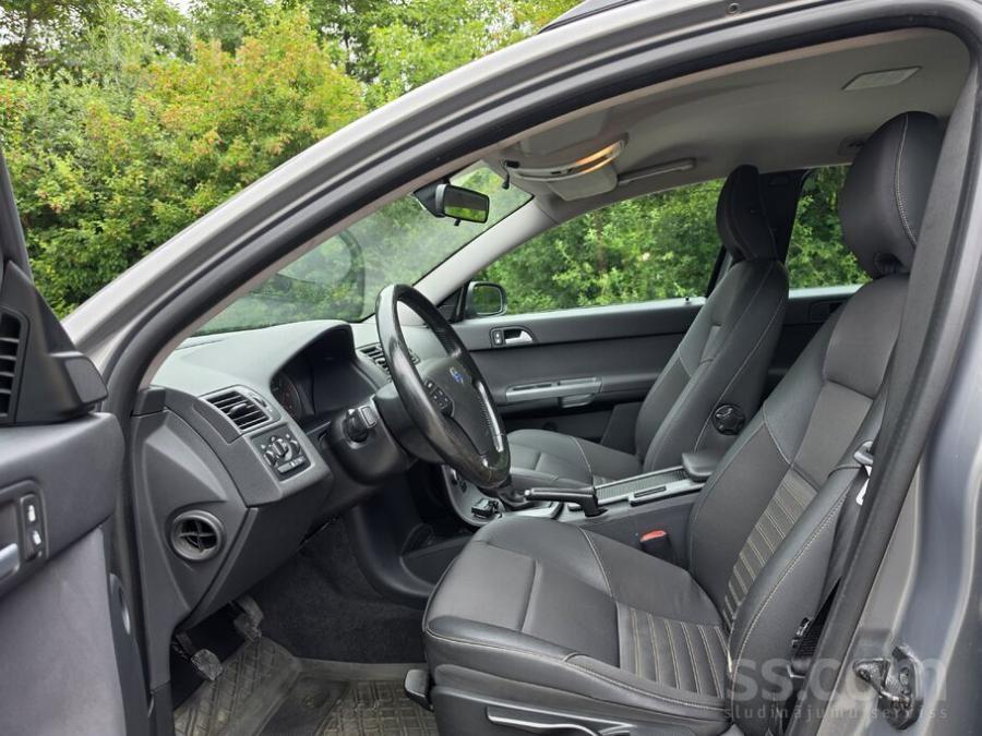 Pelēks Volvo V50 2008 Tukums, ar dzinēja tilpumu 1.60 L un nobraukumu 323 tūkst. km par 1990 €, foto 6 vietnē AUTOMOTO.COM.LV