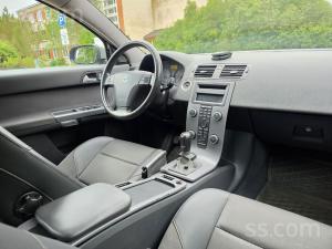 Pelēks Volvo V50 2008 Tukums, ar dzinēja tilpumu 1.60 L un nobraukumu 323 tūkst. km par 1990 €, foto 7 vietnē AUTOMOTO.COM.LV