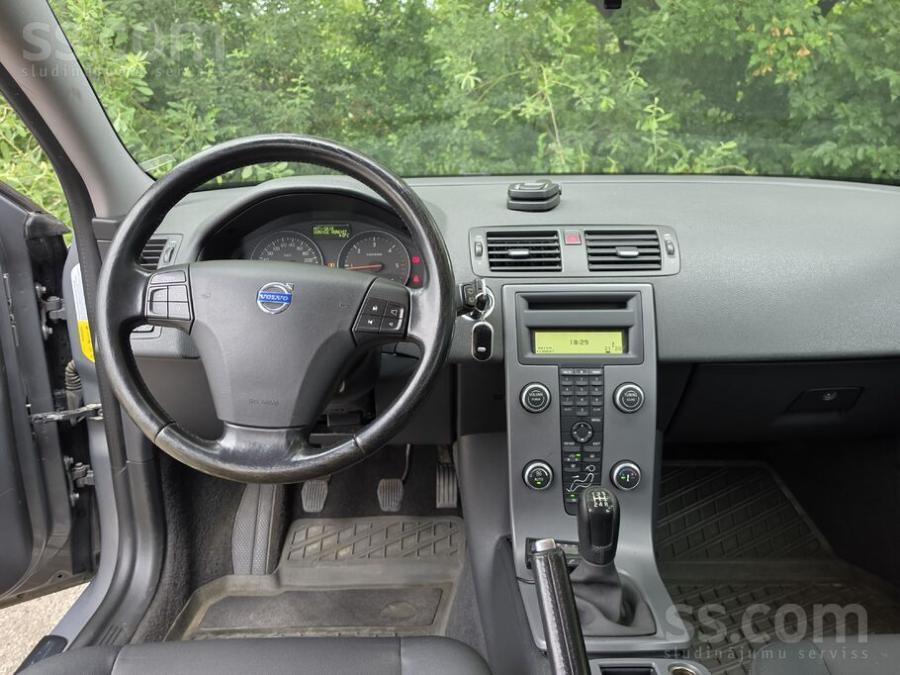Pelēks Volvo V50 2008 Tukums, ar dzinēja tilpumu 1.60 L un nobraukumu 323 tūkst. km par 1990 €, foto 13 vietnē AUTOMOTO.COM.LV